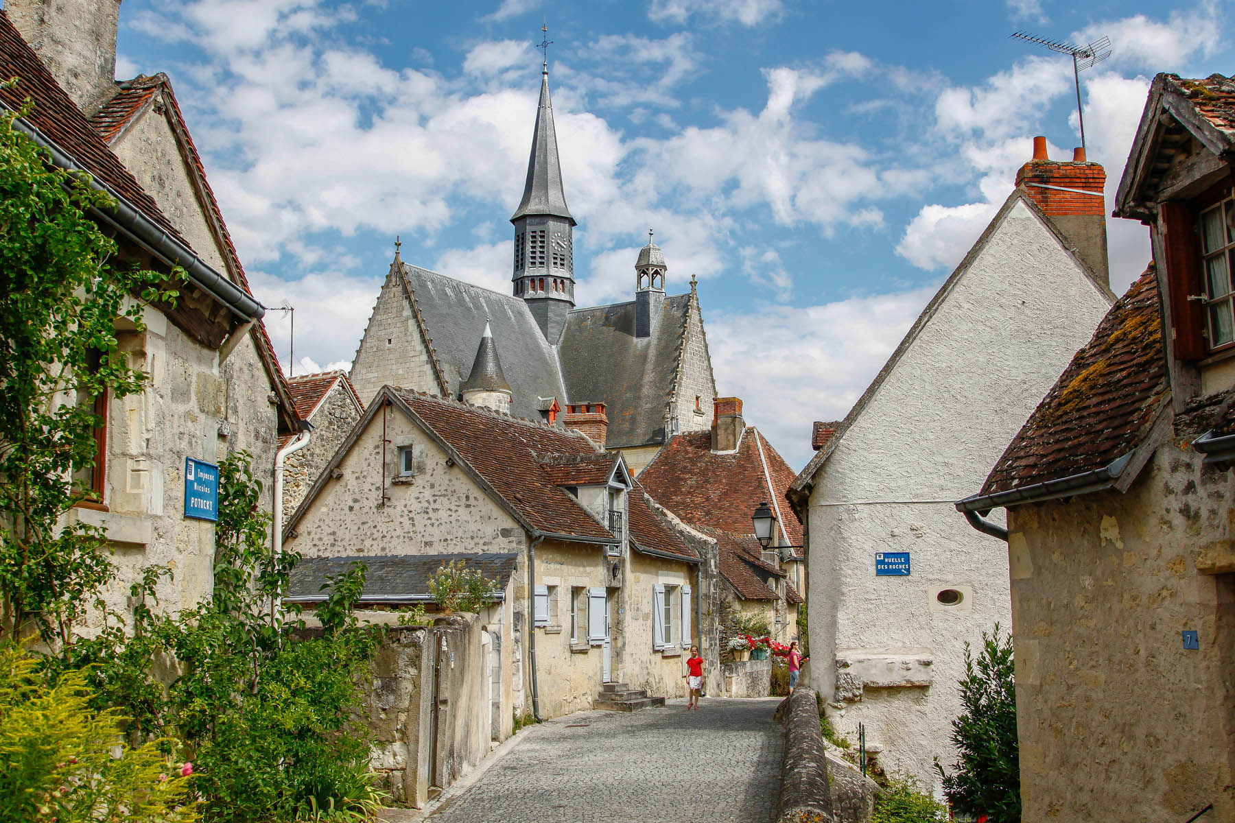 Montrésor, 350 habitants, un château et une belle rivière Le Curionaute